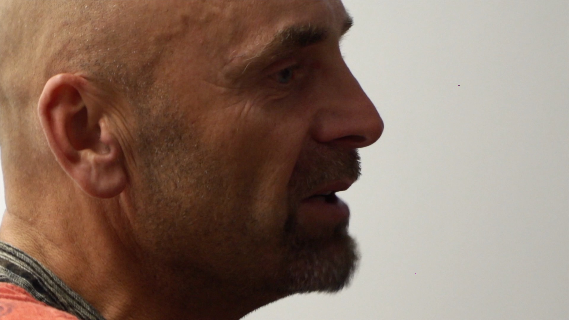 “Pasażer bez pamięci” najnowsza powieść Rafała Froni | Telewizja Strimeo